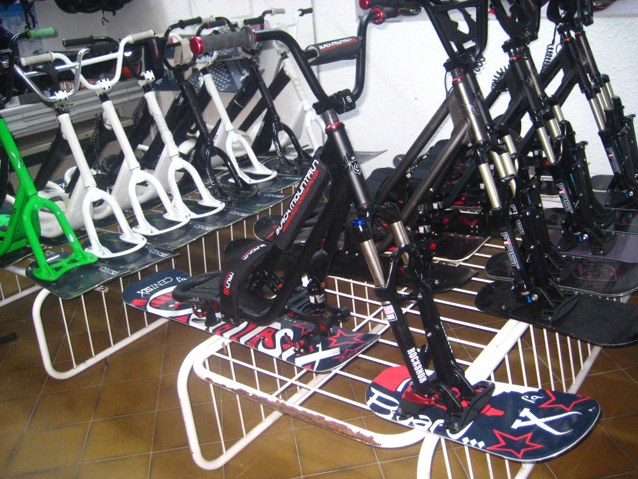 SNOWSCOOT BLACK MOUNTAIN PSYKO FX - Centsix Snowscoot & VTT